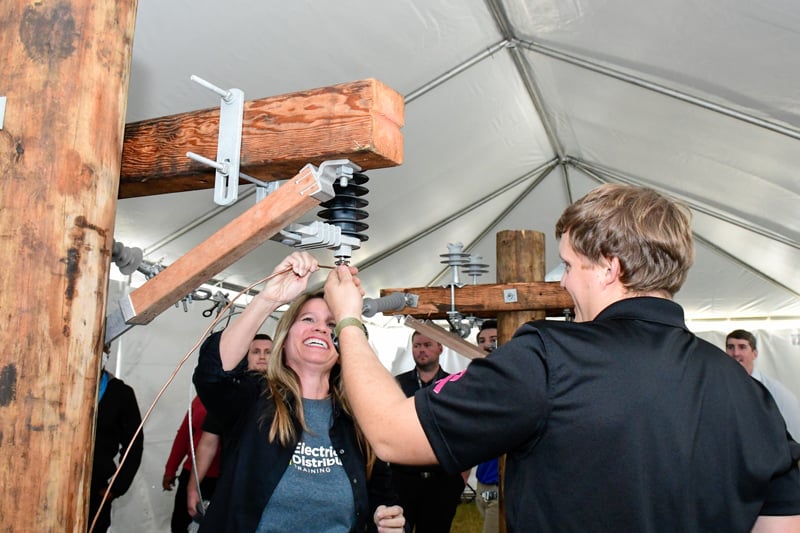 Distributors Hone Product Knowledge with Hands-on Training